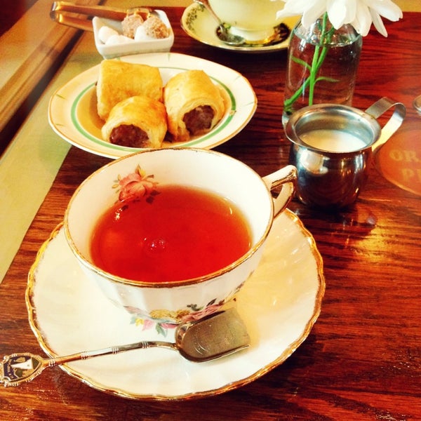 Photos at Salon de thé Cardinal / Cardinal Tea Room - Mile-End ...