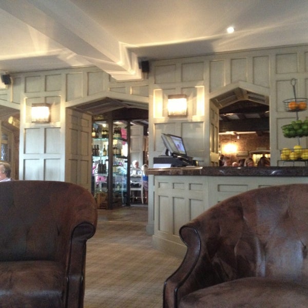 Weston Hall - Hotel in Stafford