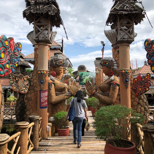 Photos at Isdaan Floating Restaurant - 84 tips