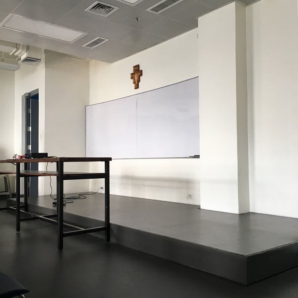 UST Central Laboratory - College Lab in Sampaloc