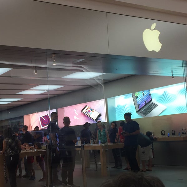 Photos at Apple The Galleria - Fort Lauderdale, FL