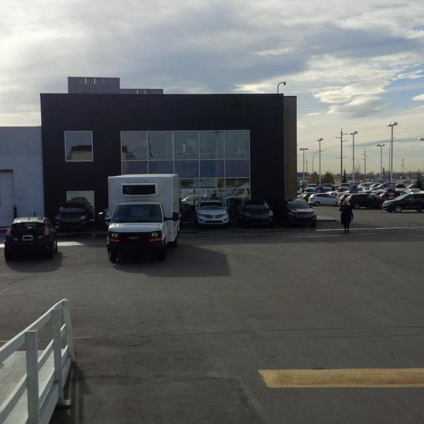 Universal Ford Lincoln - Auto Dealership in Calgary