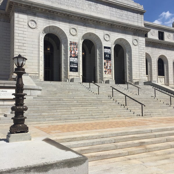 Photos at St. Louis Public Library - Central Library - Downtown West ...