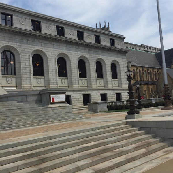 Photos at St. Louis Public Library - Central Library - Downtown West ...