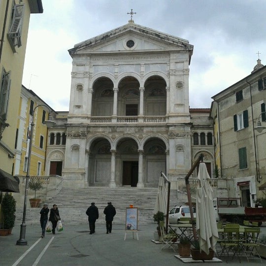 Duomo di Massa - Church in Massa