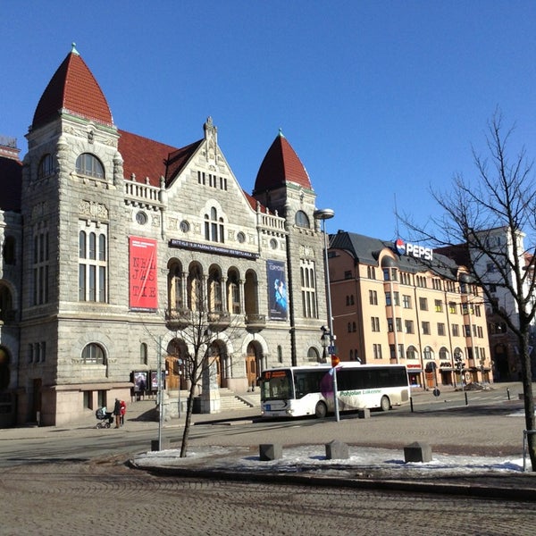 HSL 2052 Rautatientori, Laituri 12 - Bus Stop in Kluuvi