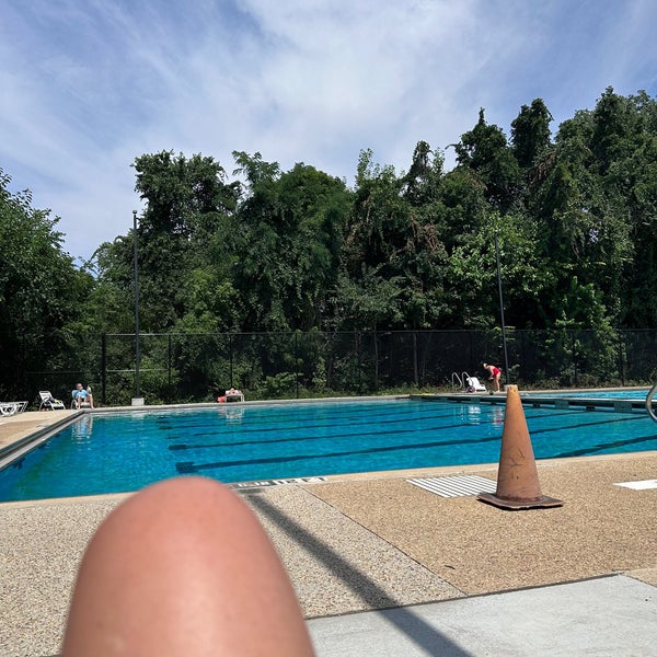 Francis Pool - West End - 9 tips from 701 visitors