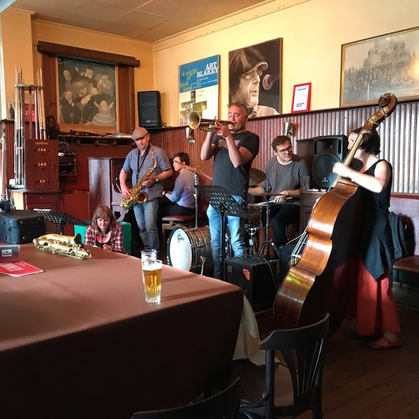 Café RoodWit - Pub in Berchem