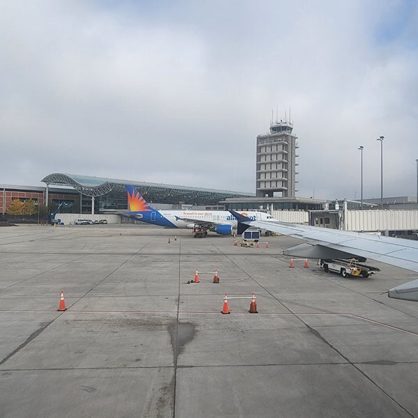 Photos at Gerald R. Ford International Airport (GRR) - International ...