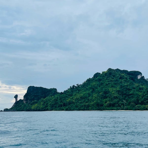 เกาะไก่ (Chicken Island) - Island