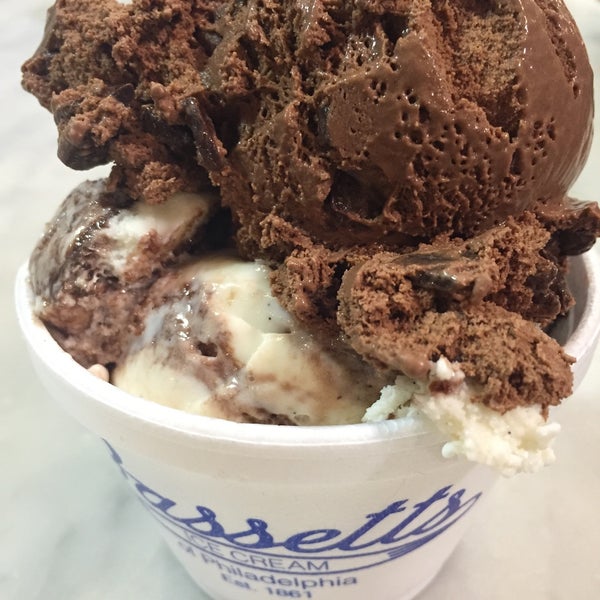 Bassett's Ice Cream - Ice Cream Parlor in Chinatown