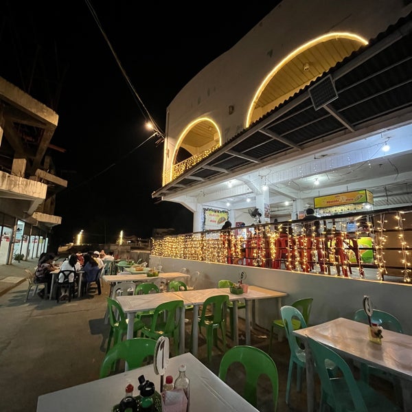 Batac Riverside Empanadaan - 30 tips