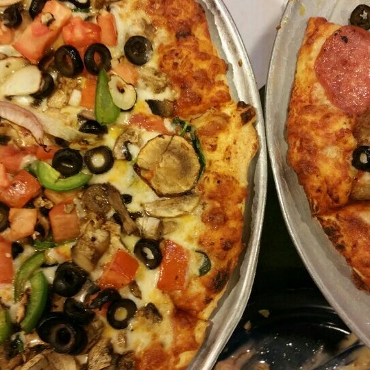 Round Table Pizza - Pizzeria in Kihei
