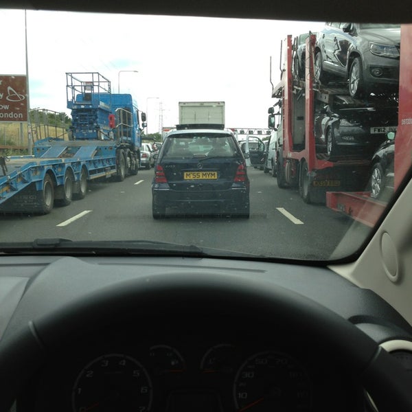 Photos at M25 Junction 16 / M40 Junction 1A - J16 / J1A