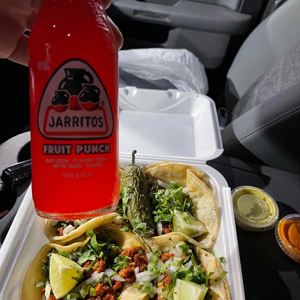 El Chilo Taco Truck - Taco Restaurant in Crystal