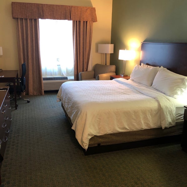 Holiday Inn Express & Suites Cocoa - Hotel in Cocoa