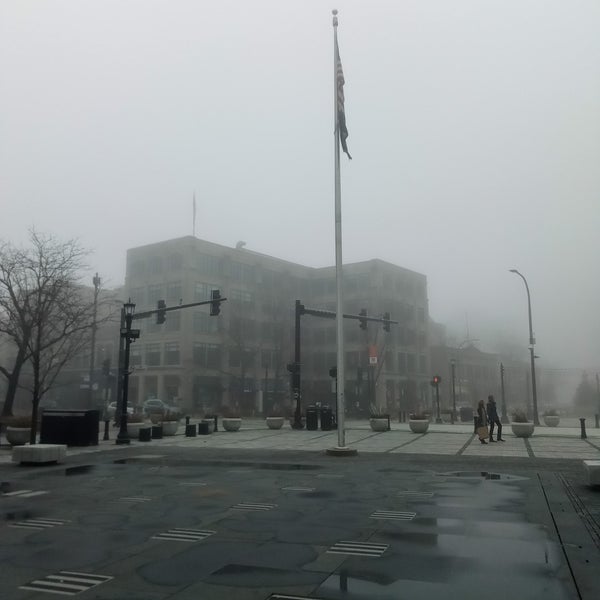 Fountain Square - Plaza in Evanston