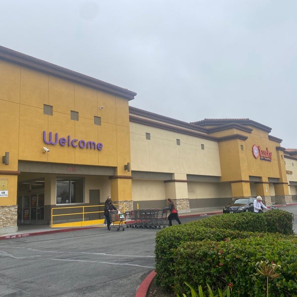 Lucky California - Supermarket in Daly City