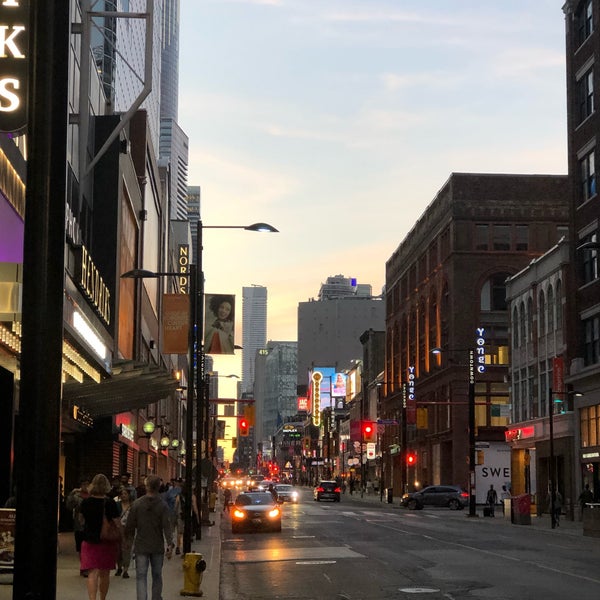 Yonge Street - Downtown Toronto - 1 tip