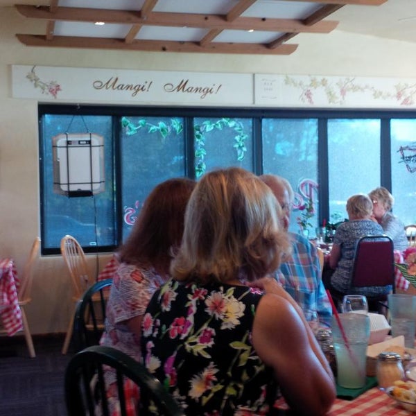 Papa Mazzotti's - Italian Restaurant