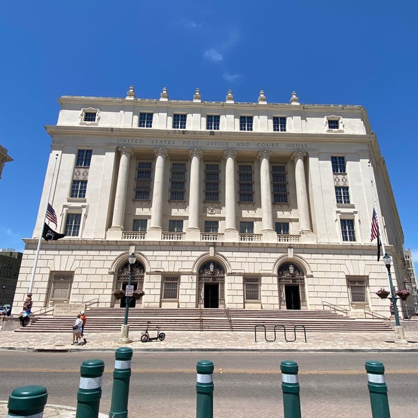 US Post Office & Government Building - Alamo Plaza - 1 tip