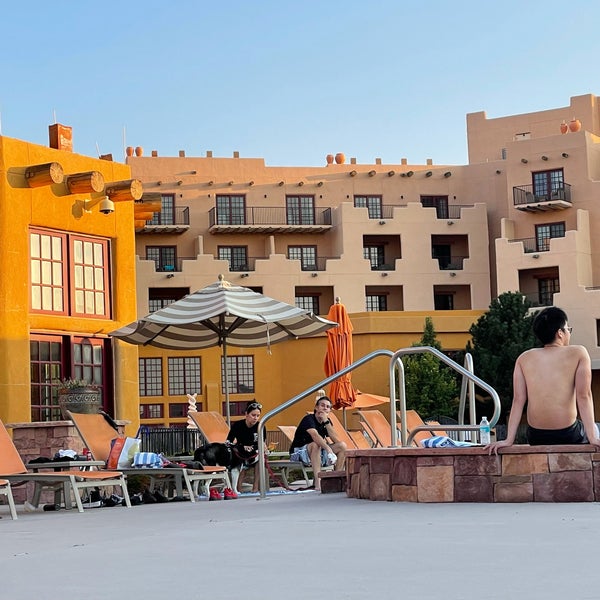 Buffalo Thunder Resort & Casino: Poolside - 1 tip