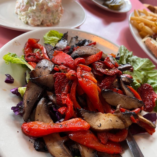 Glendale Diner - 7108 Myrtle Ave