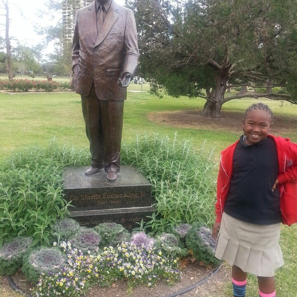 Martin Luther King Statue - Outdoor Sculpture in Houston