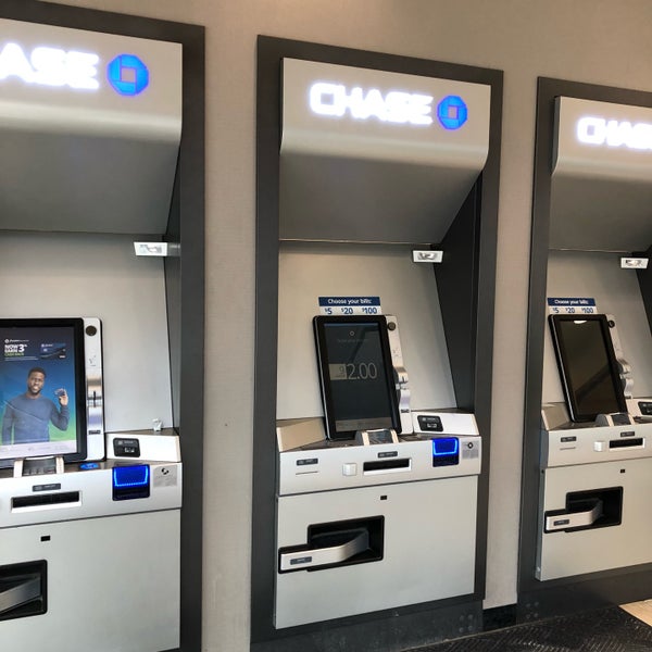 Chase Bank - Near North Side - 401 N Clark St