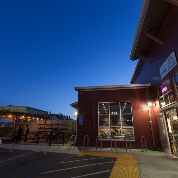 Discretion Brewing - Brewery