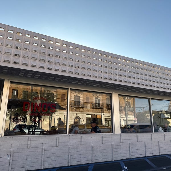 Dino's Chicken and Burgers - Diner in Los Angeles