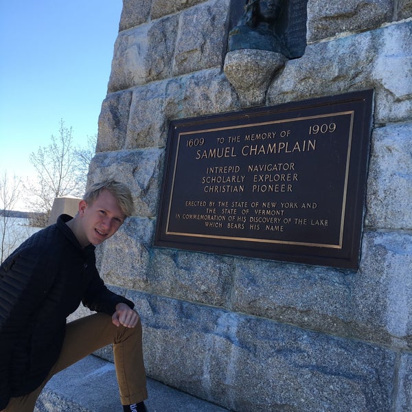 Champlain Memorial Lighthouse - Lighthouse in Crown Point