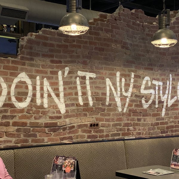 Parry's Pizzeria & Bar - Pizza Place