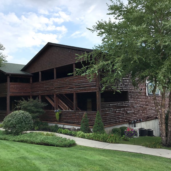 Lodges At Cresthaven - 1 tip