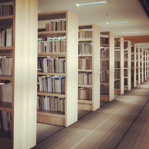 Perpustakaan Universitas Gunadarma, kampus H lantai 5 - College Library ...