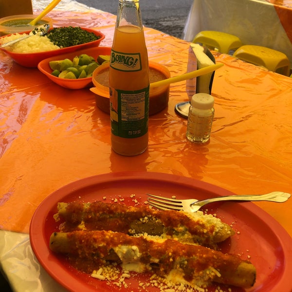 Barbacoa de Lomas Verdes - Taco Restaurant