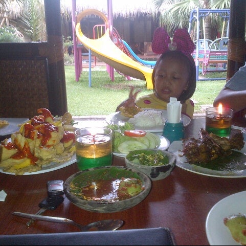 RM Khas Sunda Cibiuk (Now Closed) - Indonesian Restaurant