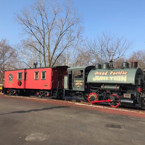 Grand Pacific Junction Historic Shopping District - Shopping Plaza