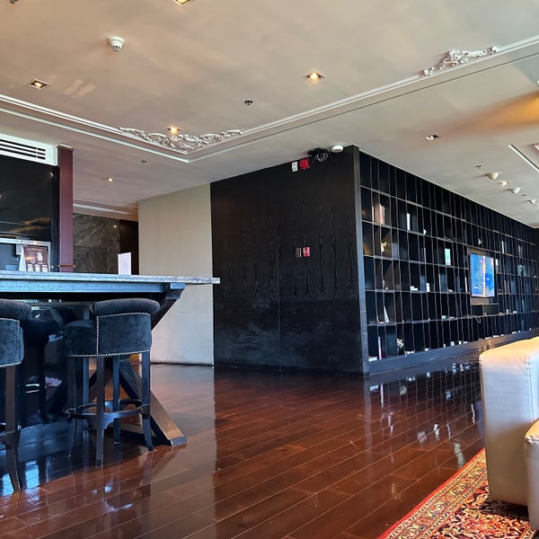 The Wisdom Lounge (ศูนย์บริการเดอะวิสดอม) - Lounge
