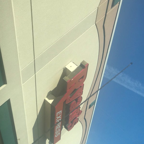 Ryan's Express Dry Cleaners - Pasadena, TX