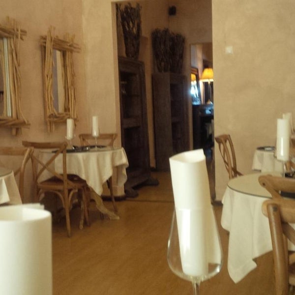 Mangais Luanda Club - R. Maj. Kanhangulo