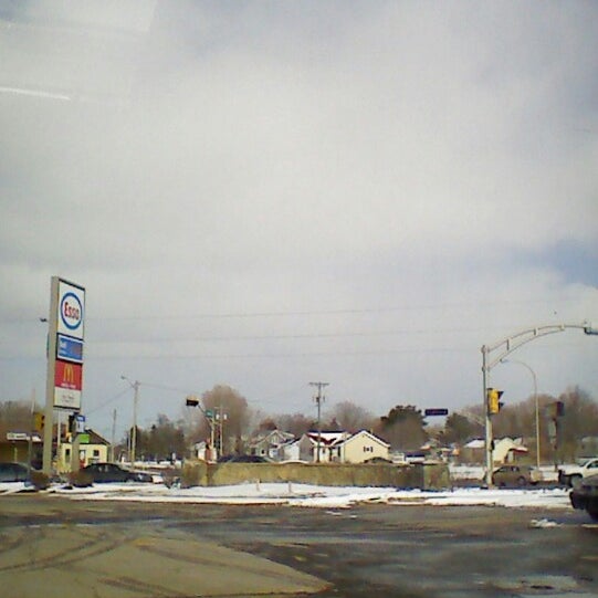 Go! Store / Esso / McDonald's - Fast Food Restaurant in Stratford