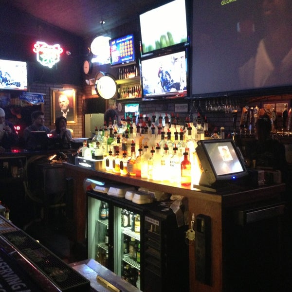 Hooley House Sports Pub & Grille - Sports Bar