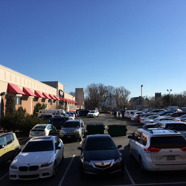 More Shopping Center - 32 visitors