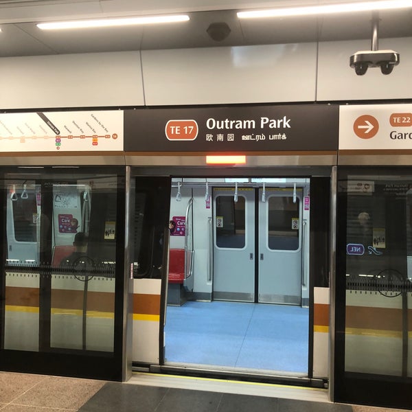 Photos at Outram Park MRT Interchange (EW16/NE3) - Metro Station in ...