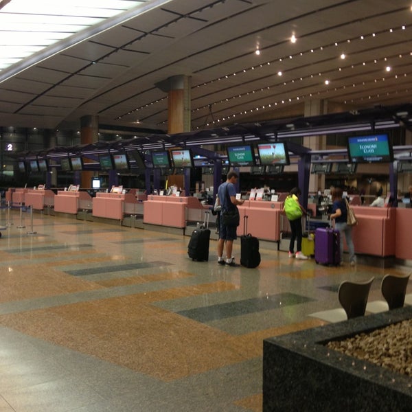 Singapore Airlines (SQ) check-in counter - Airport Service in Singapore