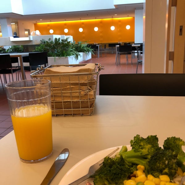 Hill Dining Hall - College Cafeteria in Philadelphia