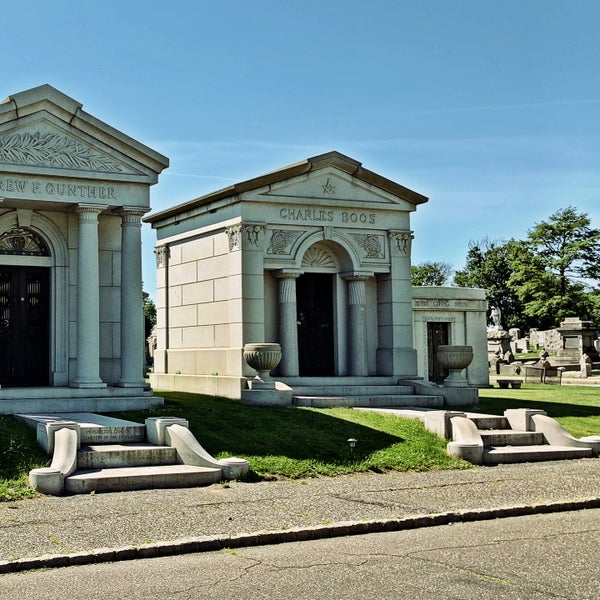 Evergreens Cemetery - Cemetery in Brooklyn
