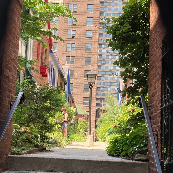 Pomander Walk - Neighborhood in Upper West Side