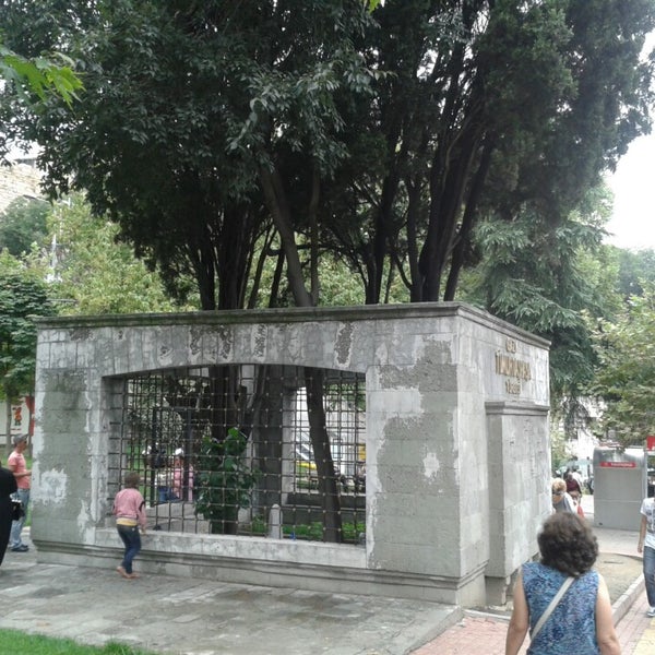 Gazi Timurtaşpaşa Türbesi - Osmangazi Mh. Cemal Nadir Cd.